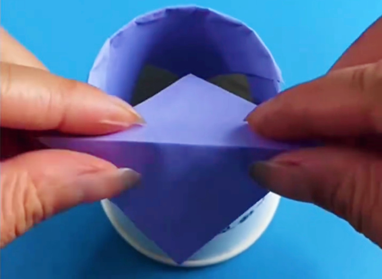 Easy DIY Paper Rose Tutorial - iGOODideas.com