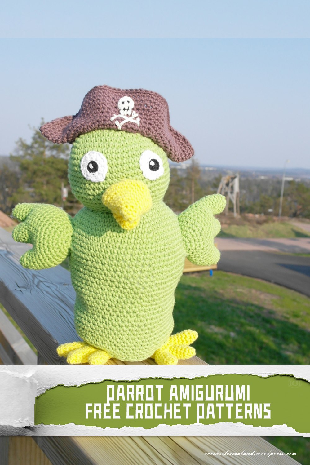 7 Parrot Amigurumi Crochet Patterns - FREE - iGOODideas.com