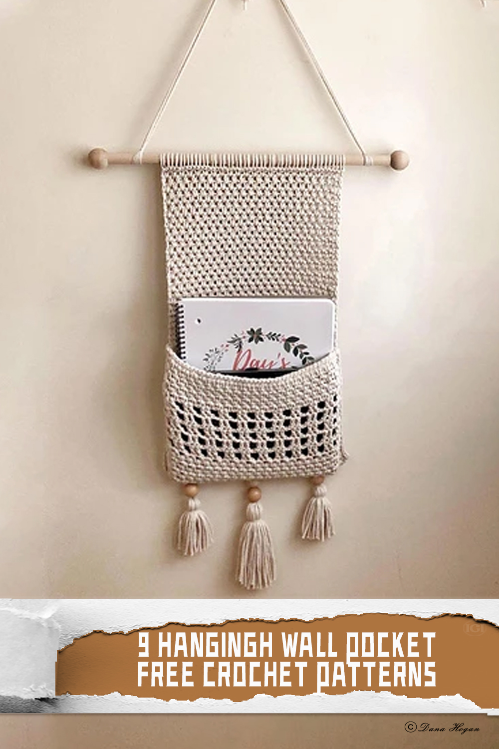 9 Hangingh Wall Pocket Crochet Patterns - FREE - iGOODideas.com